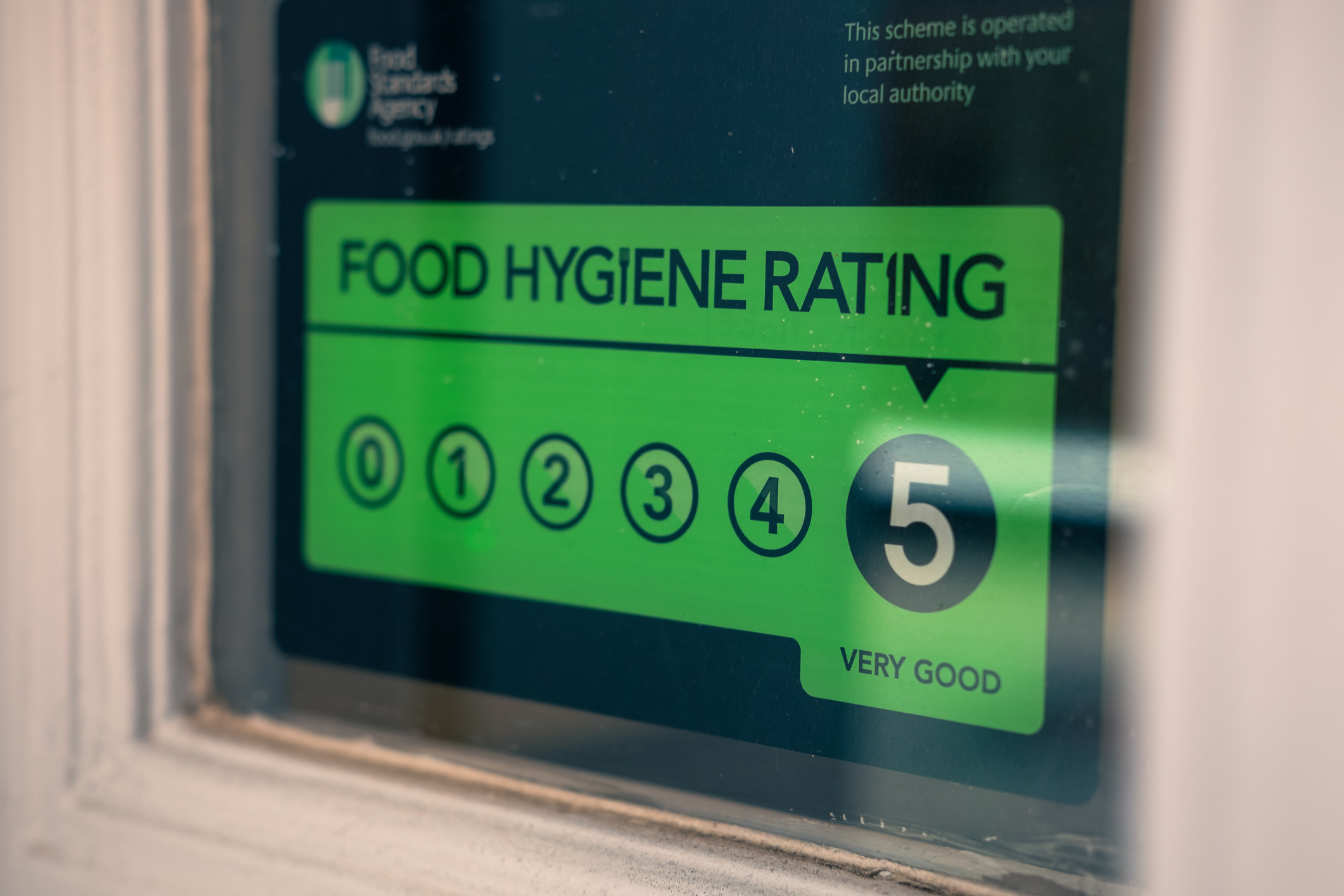 UK Government must introduce mandatory display of food hygiene ratings